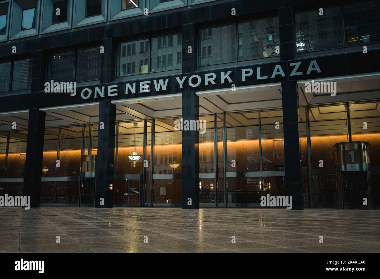 Plaza sign hi-res stock photography and images - Alamy