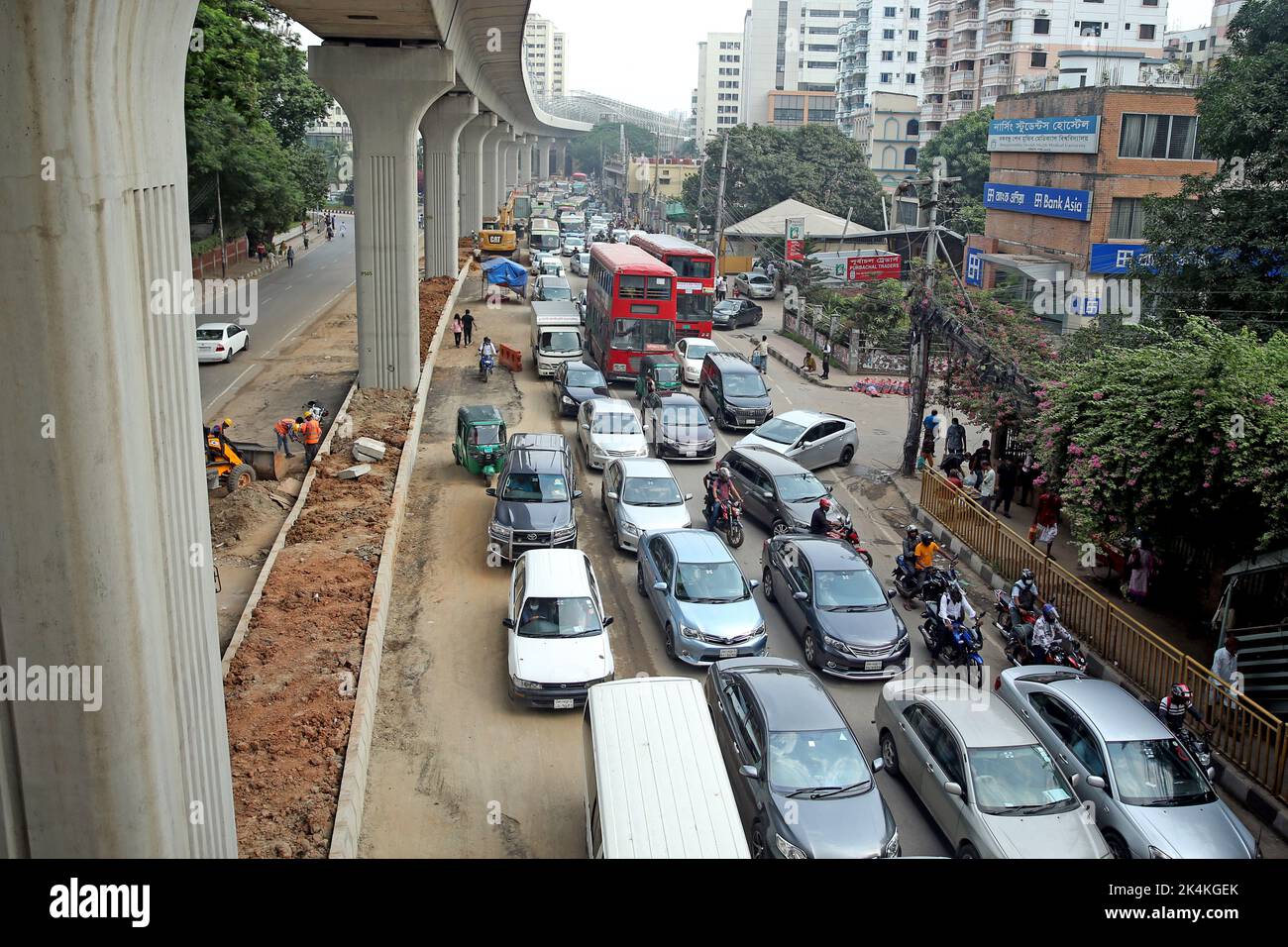 A protest procession of Dhaka Metropolitan Awami League caused severe ...