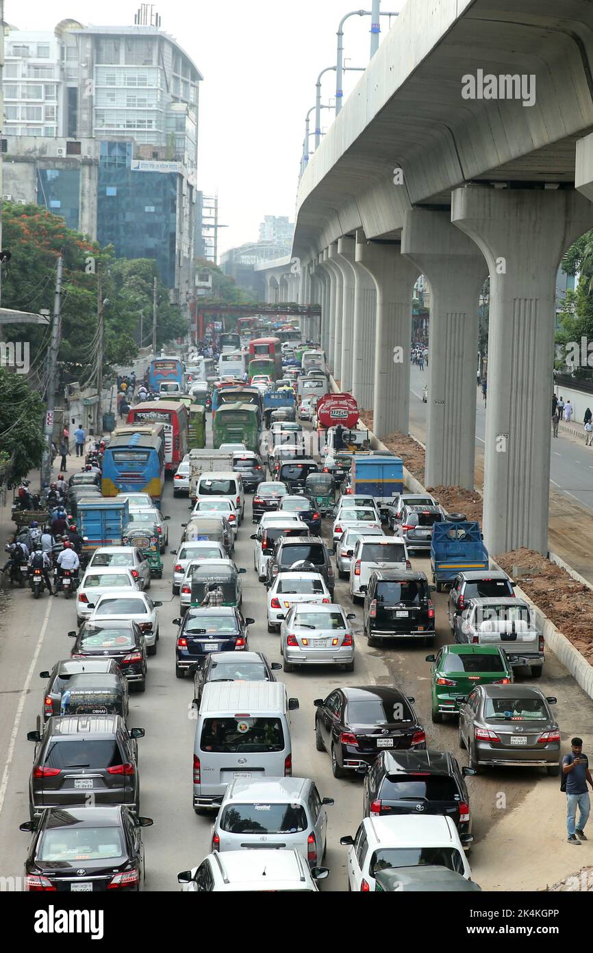 A protest procession of Dhaka Metropolitan Awami League caused severe ...