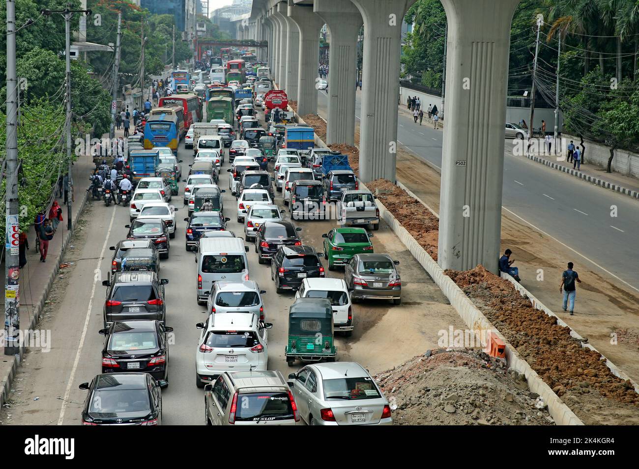 A protest procession of Dhaka Metropolitan Awami League caused severe ...