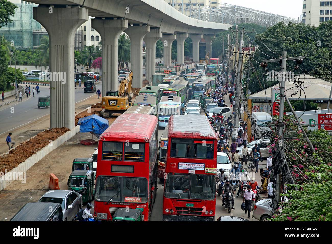 A protest procession of Dhaka Metropolitan Awami League caused severe ...