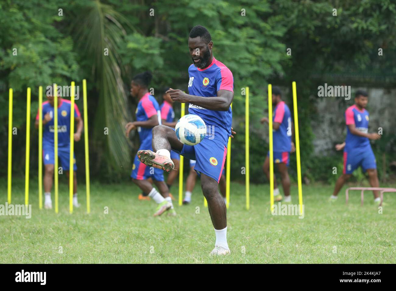 Chottogram Abahani's Nigerian forward Ebimobowei Thankgod, Dhaka ...