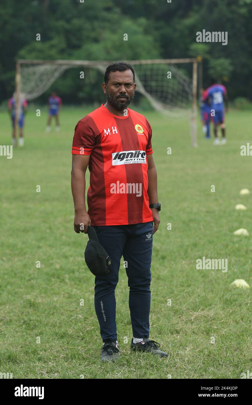 Chottogram Abahani's Head Coach Maruful Haque at BUET Play Ground during practice, Dhaka ...