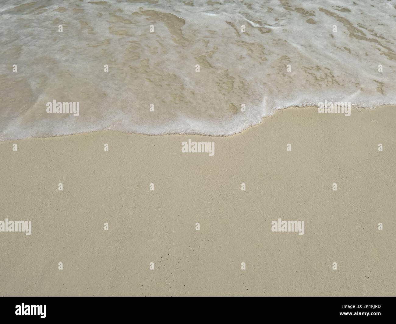 Ocean waves moving towards sandy hi-res stock photography and images ...