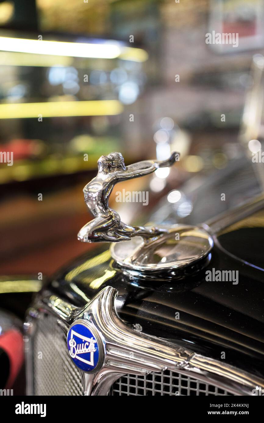 Buick logo hi-res stock photography and images - Alamy