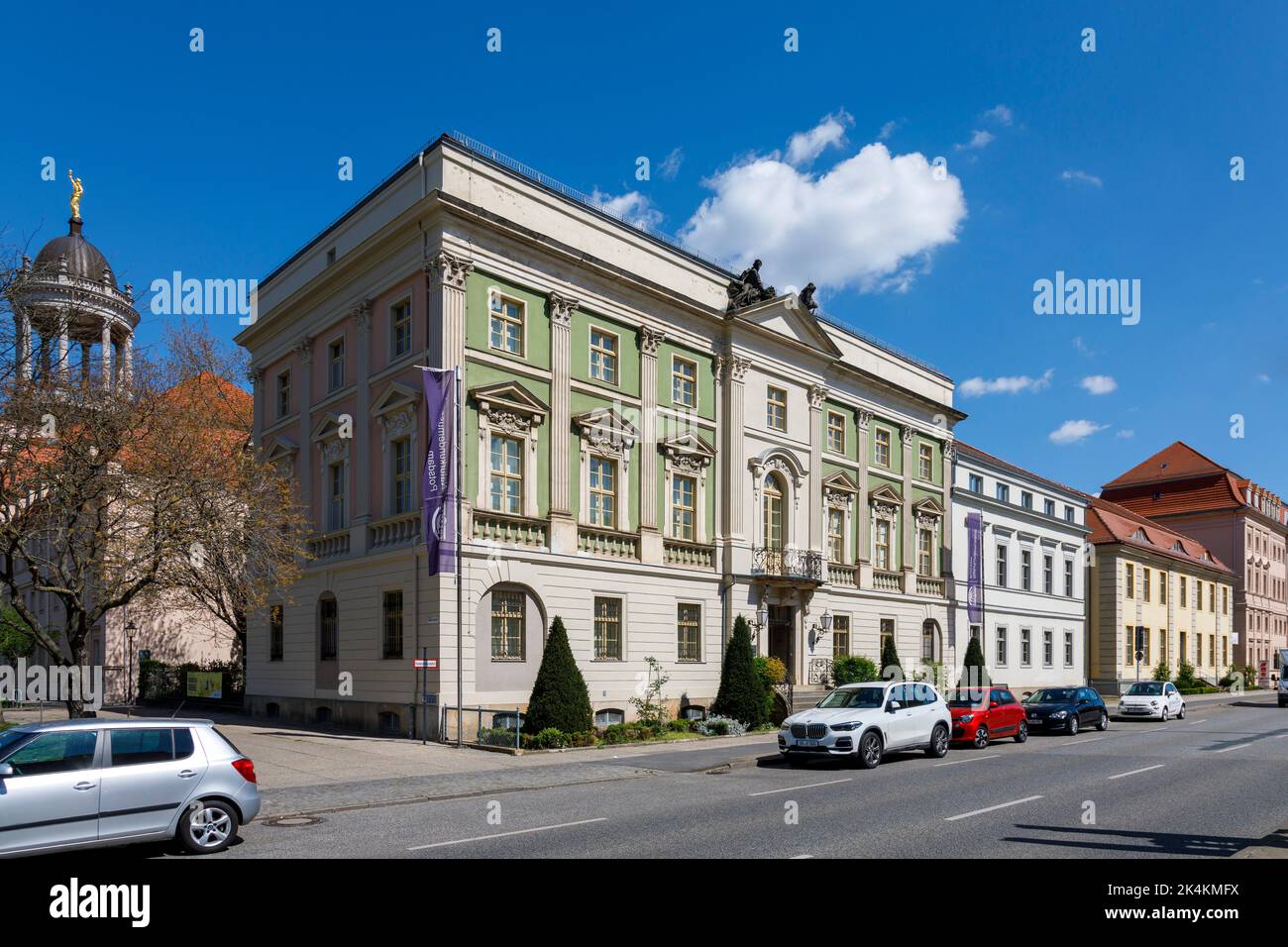 Educational building history hi-res stock photography and images - Alamy
