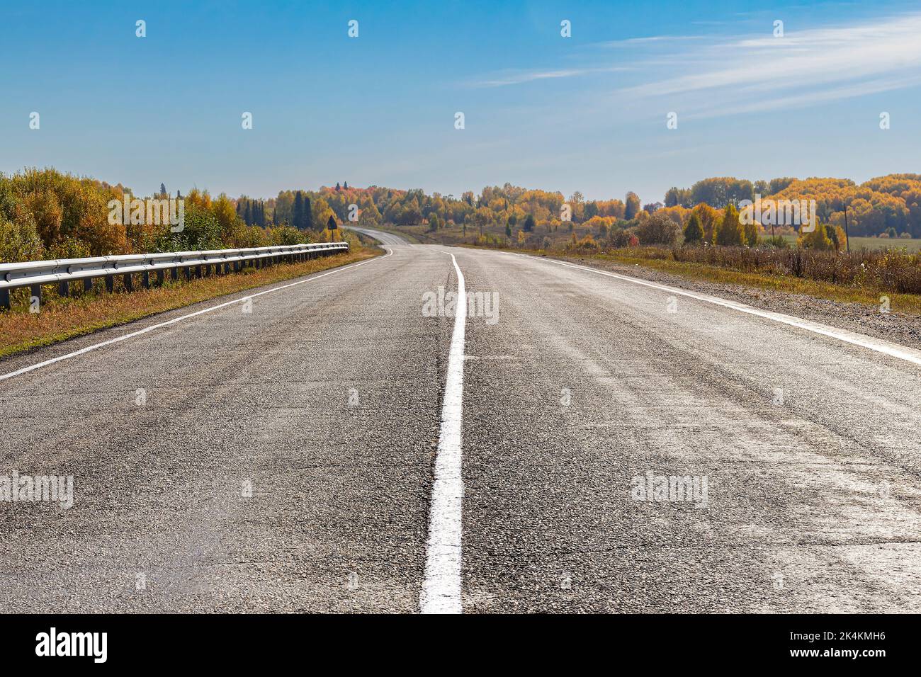 Empty stretch of highway hi-res stock photography and images - Alamy