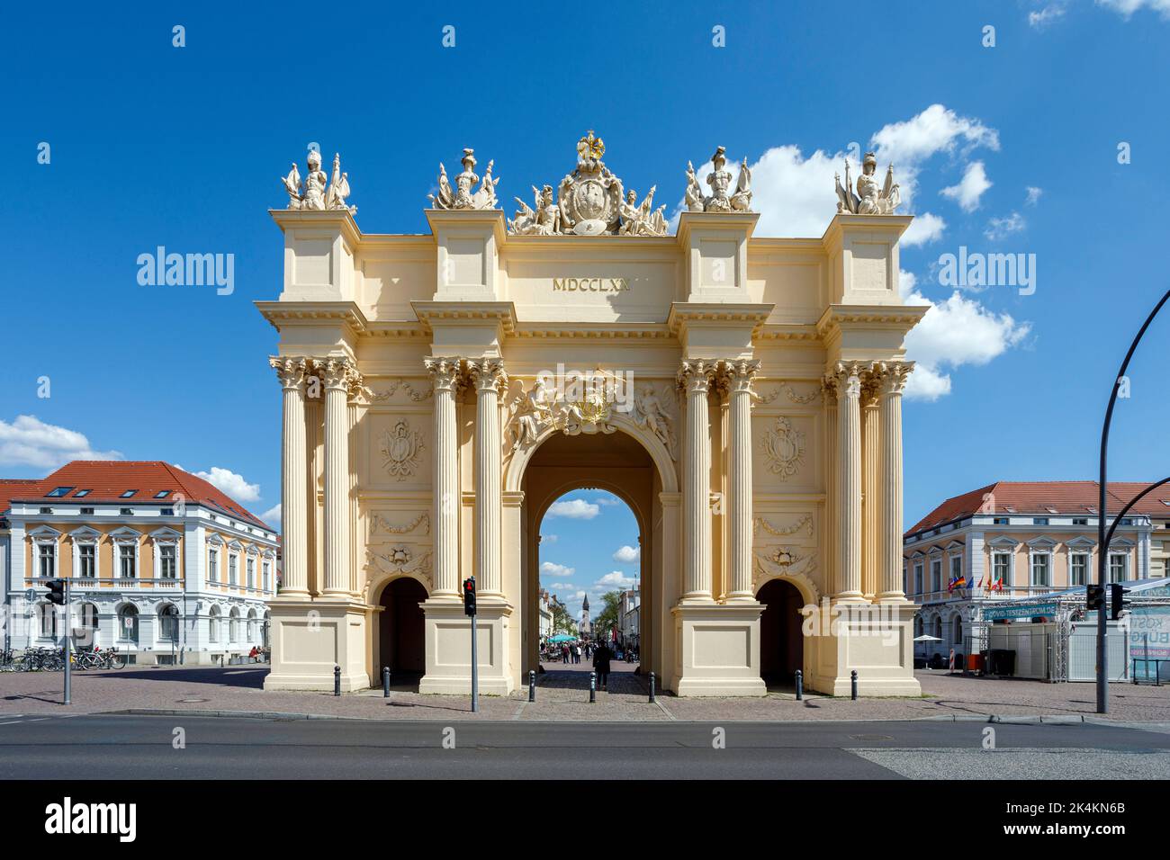 Historic brandenburg gate historical hi-res stock photography and ...