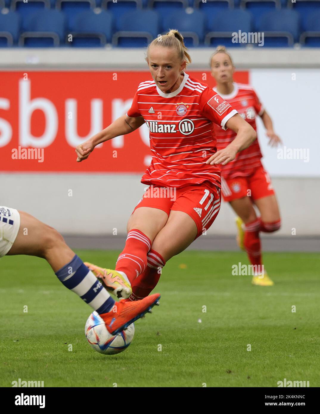 Duisburg, Germany. 02nd Oct, 2022. Flyeralarm Frauen Bundesliga ...