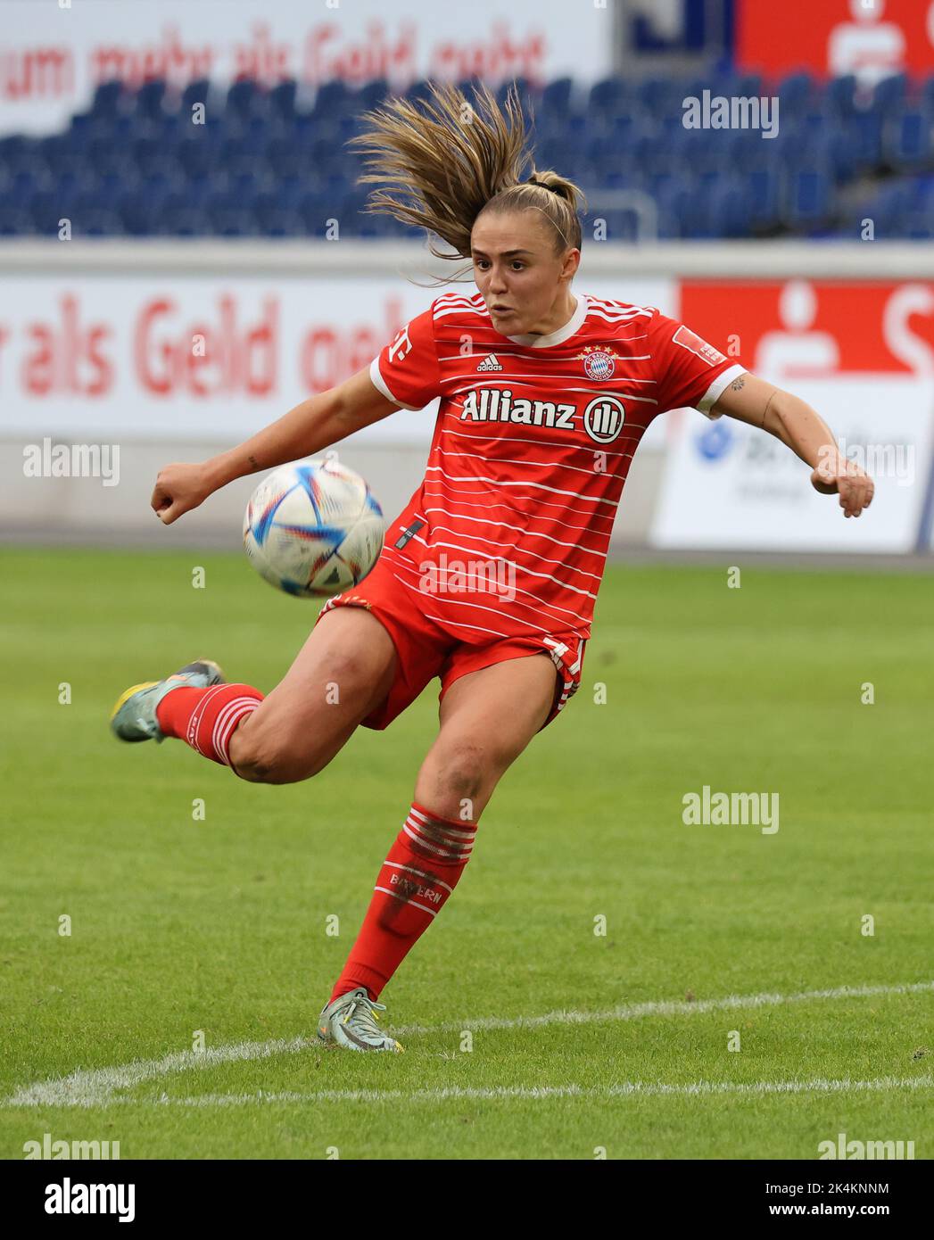 Flyeralarm frauen bundesliga 2022 2023 hi-res stock photography and ... Flyeralarm frauen bundesliga 2022 2023 hi-res stock photography and ...