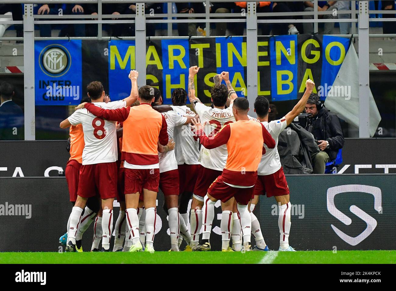 Milano, Italy. 01st, October 2022. Chris Smalling (6) of Roma scores ...