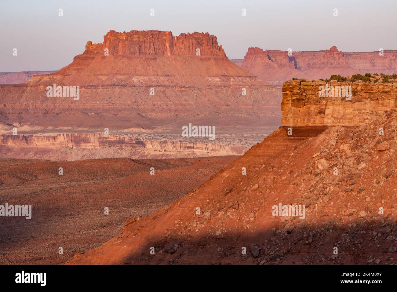 Early morning light on Ekker Butte & Orange Cliffs in the Glen Canyon ...