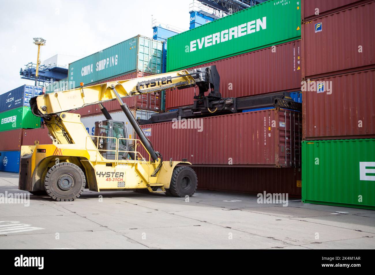Odessa, Ukraine SIRCA 2018: reach stacker in the sea port. Reach ...