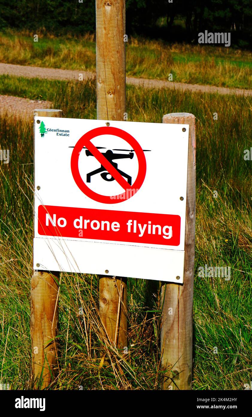 Drone warning sign hi-res stock photography and images - Alamy
