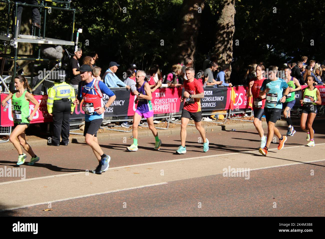 St. James Park & Birdcage Walk, London, UK. 02 October, 2022. A ...