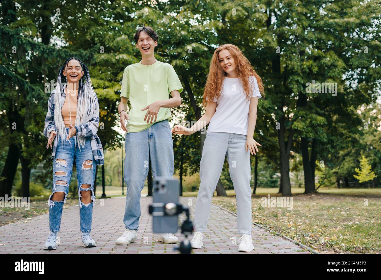 Influencer social cell hi-res stock photography and images - Alamy
