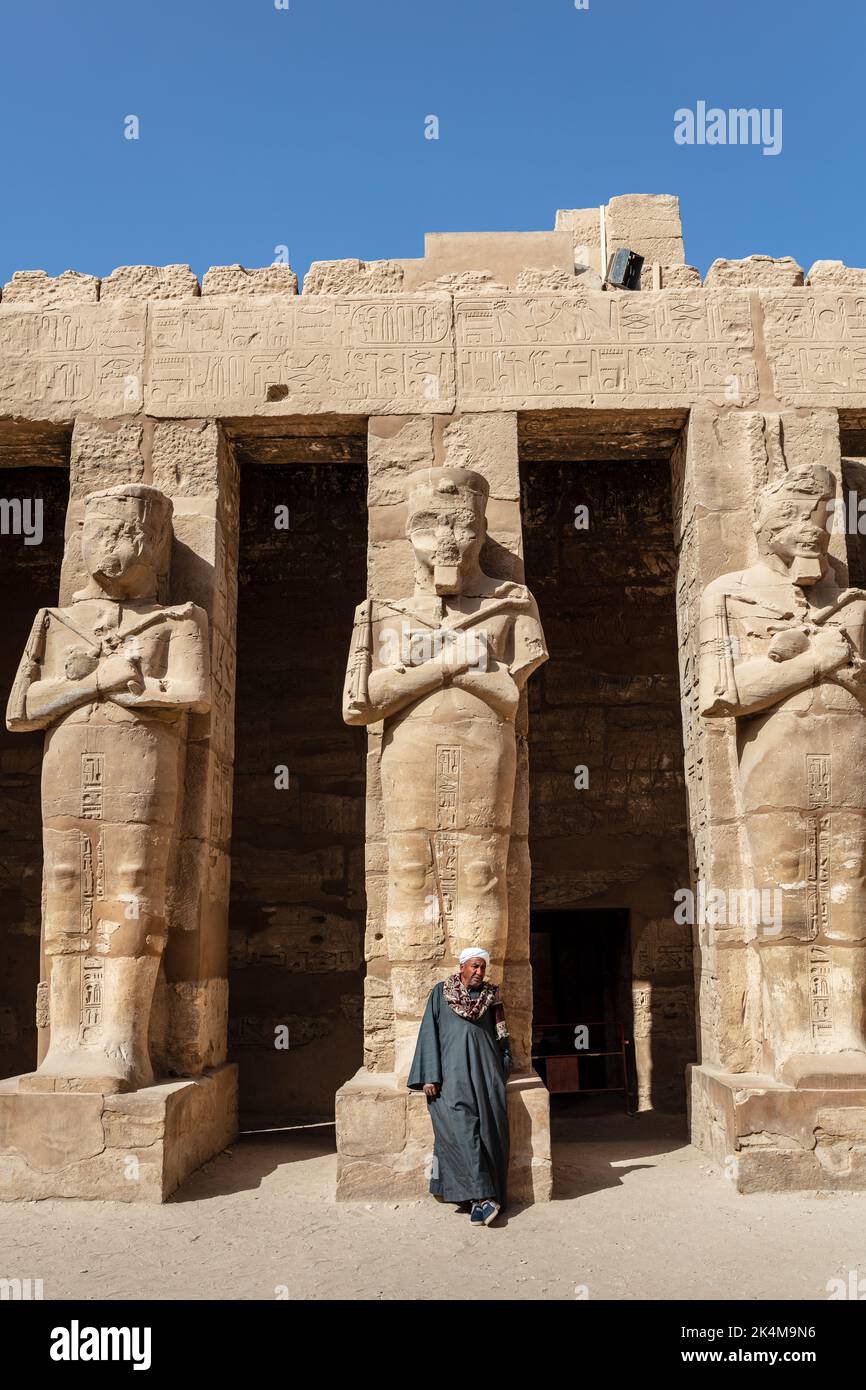 Egyptian obelisk stands hi-res stock photography and images - Alamy