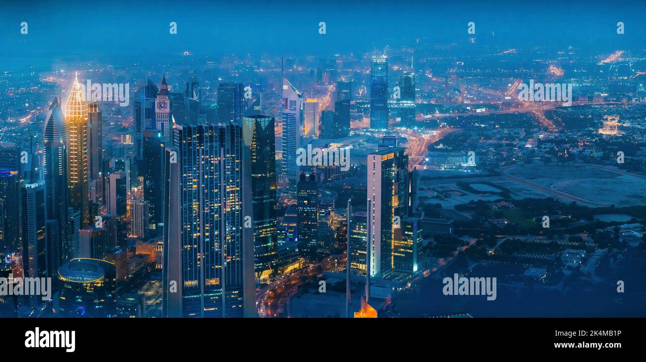 Dubai street light hi-res stock photography and images - Alamy