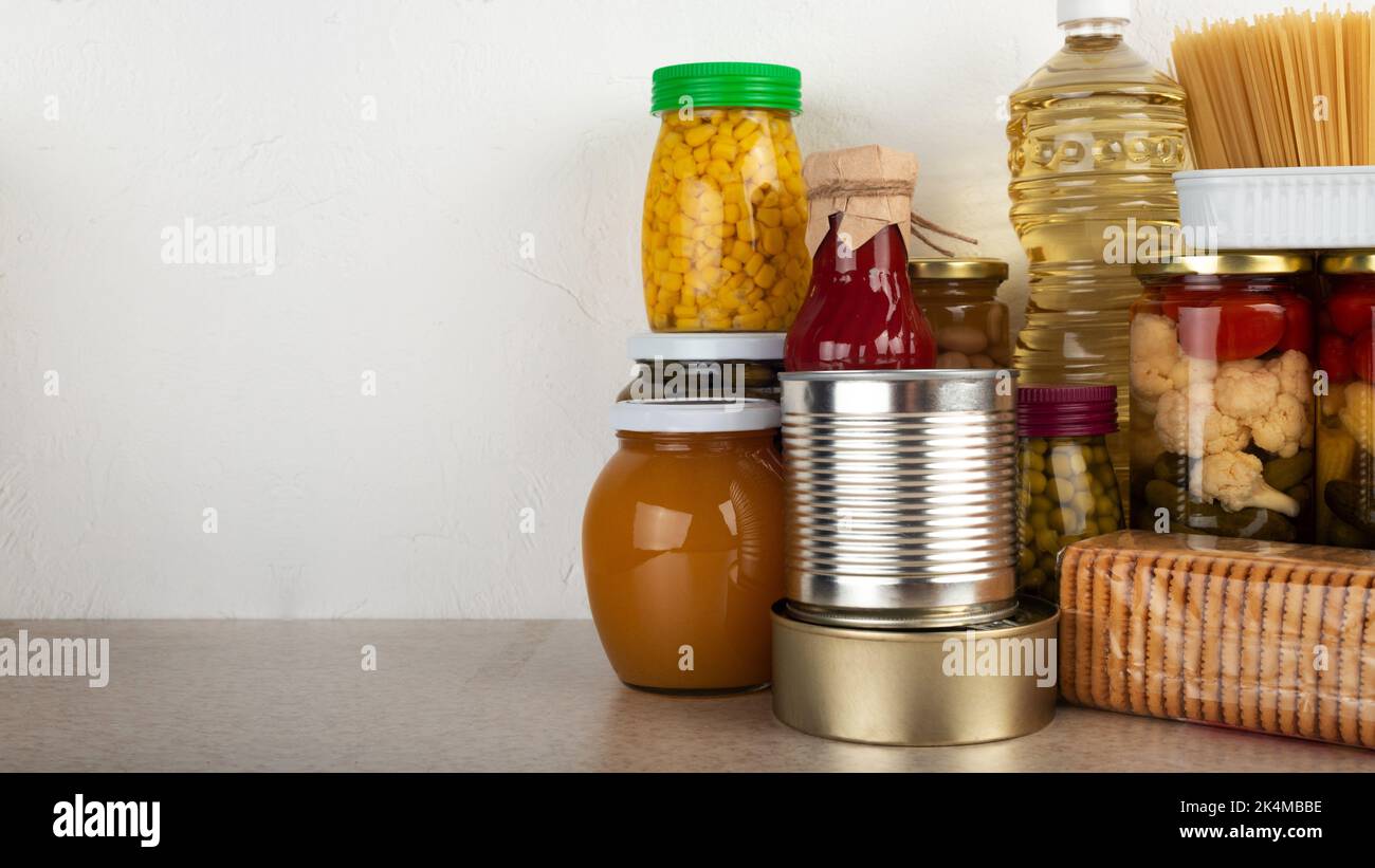 Survival kit and food hi-res stock photography and images - Alamy