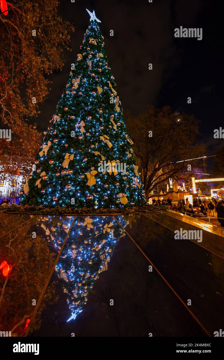 Austria christmas tree hi-res stock photography and images - Alamy