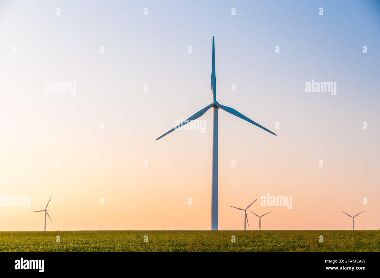 Cornfield with large wind turbines in Dexter Minnesota USA Stock Photo ...