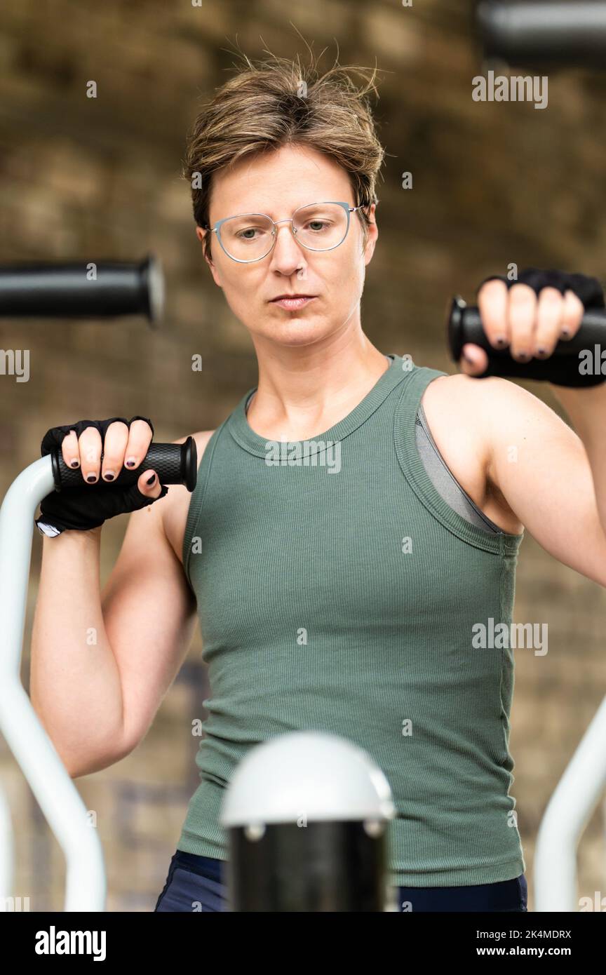 36 Year Old White Woman Doing A Chest Press Outdoors Brussels Belgium