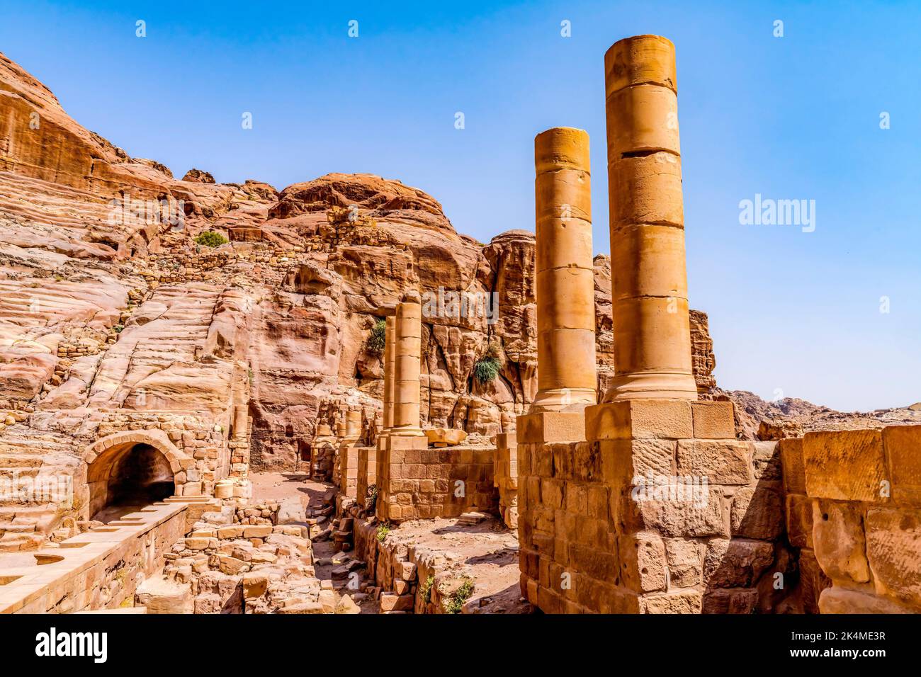 Petra people columns hi-res stock photography and images - Alamy