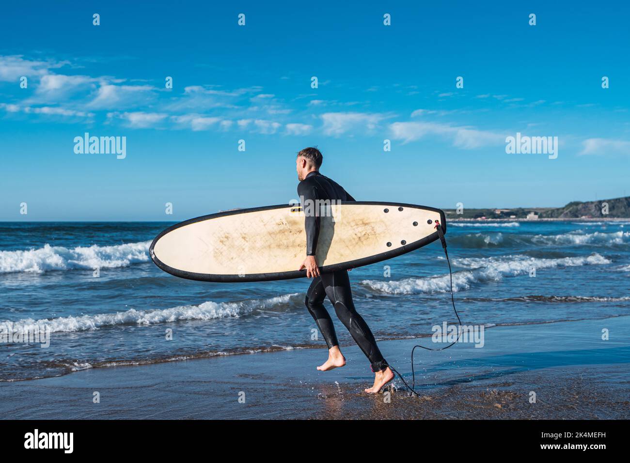 Athletic middle aged man training hi-res stock photography and images ...