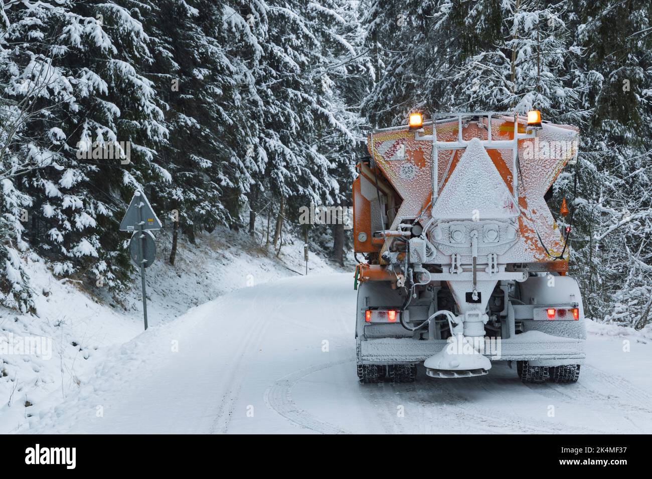 Country road maintenance hi-res stock photography and images - Alamy