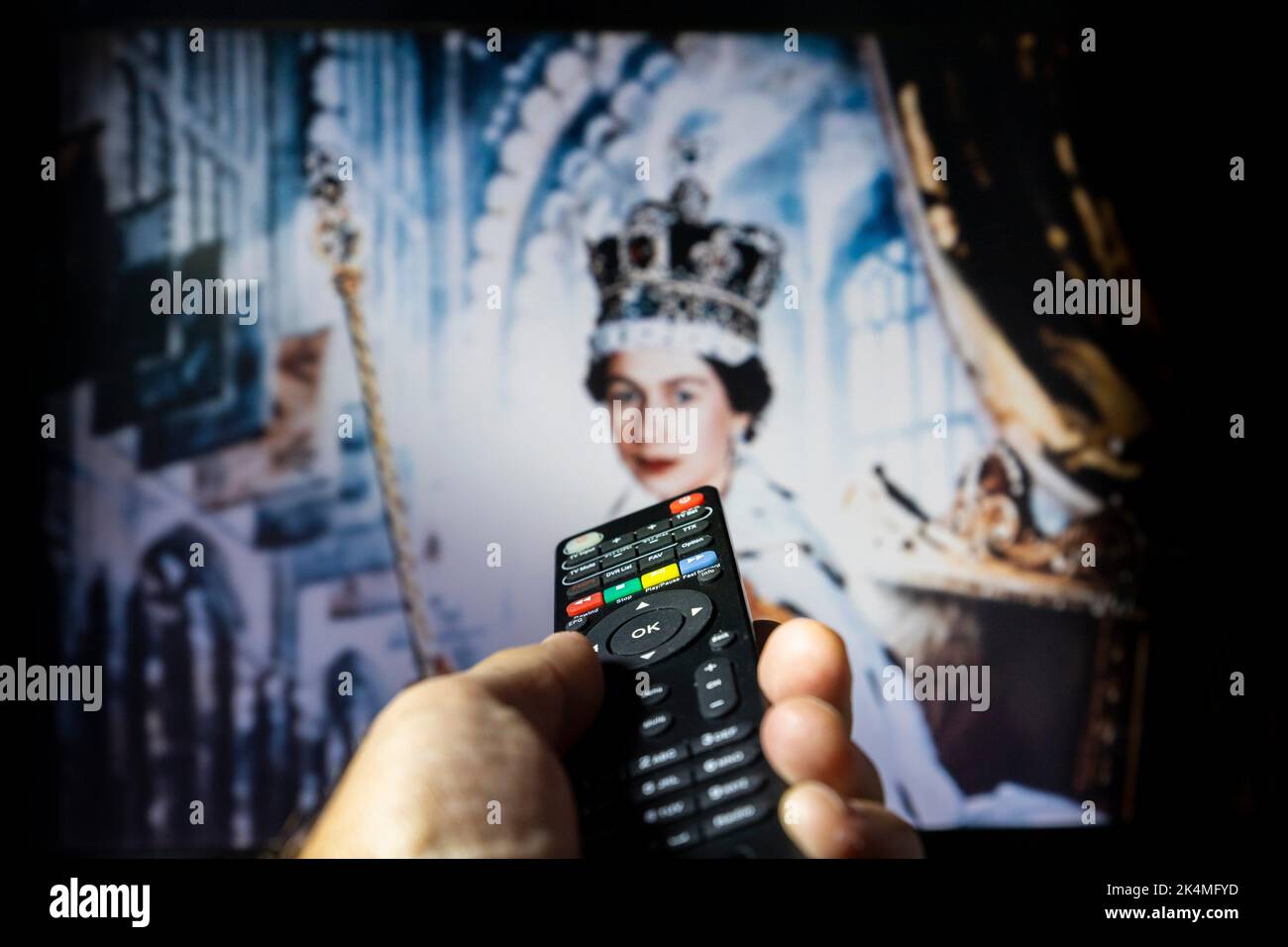 The royal family tv show hi-res stock photography and images - Alamy