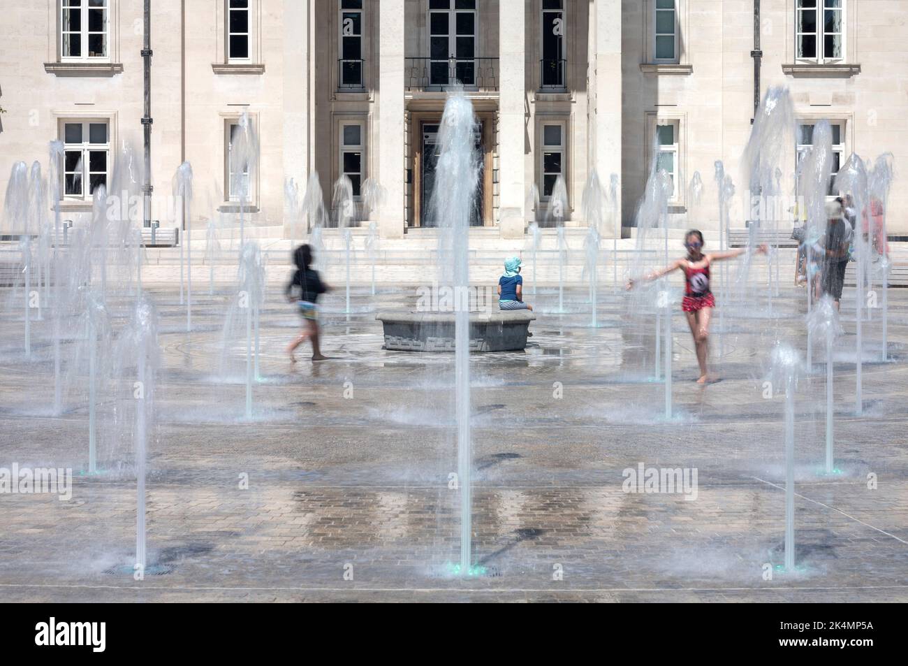 Mid view towards Town Hall showing fountains. Fellowship Square, London ...