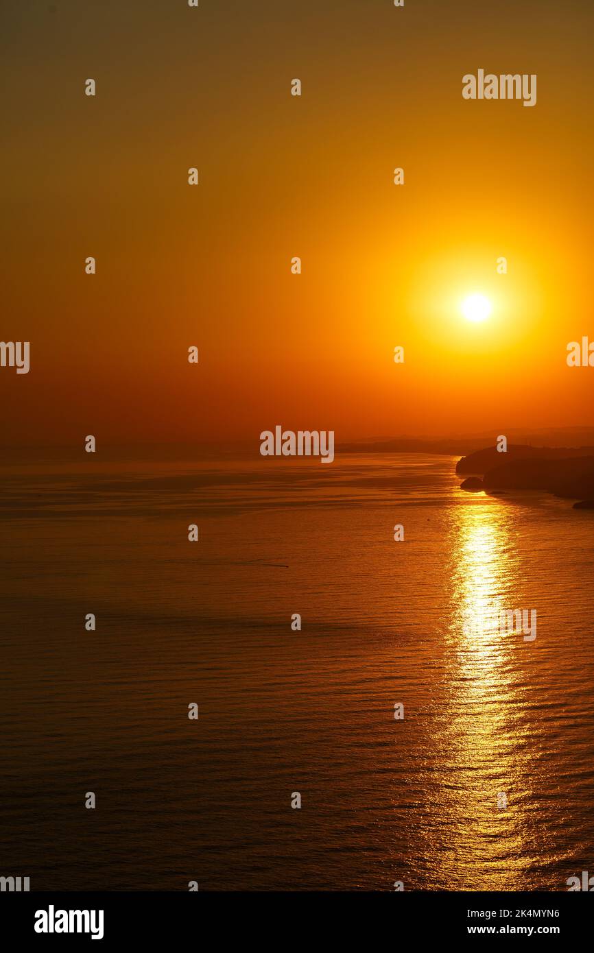 Beautiful sunset ocean horizon landscape. sunset horizon sea view. Sea ...