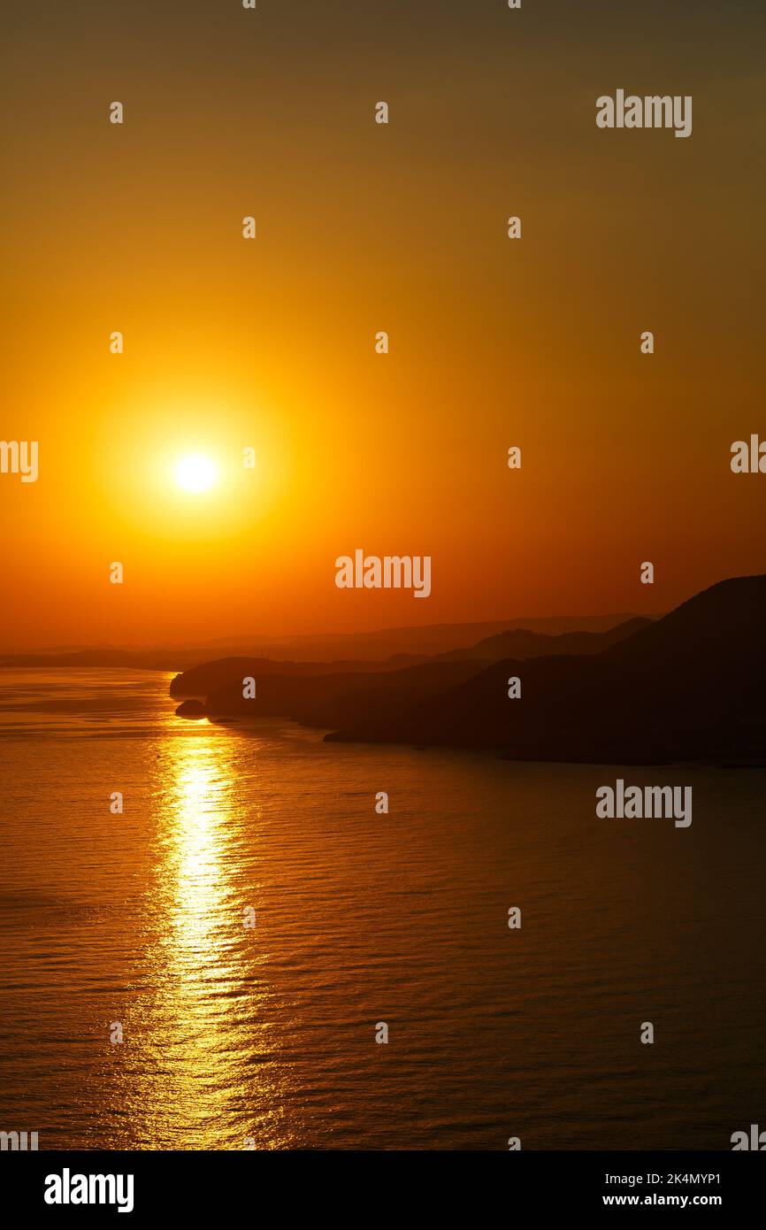 Beautiful sunset ocean horizon landscape. sunset horizon sea view. Sea ...