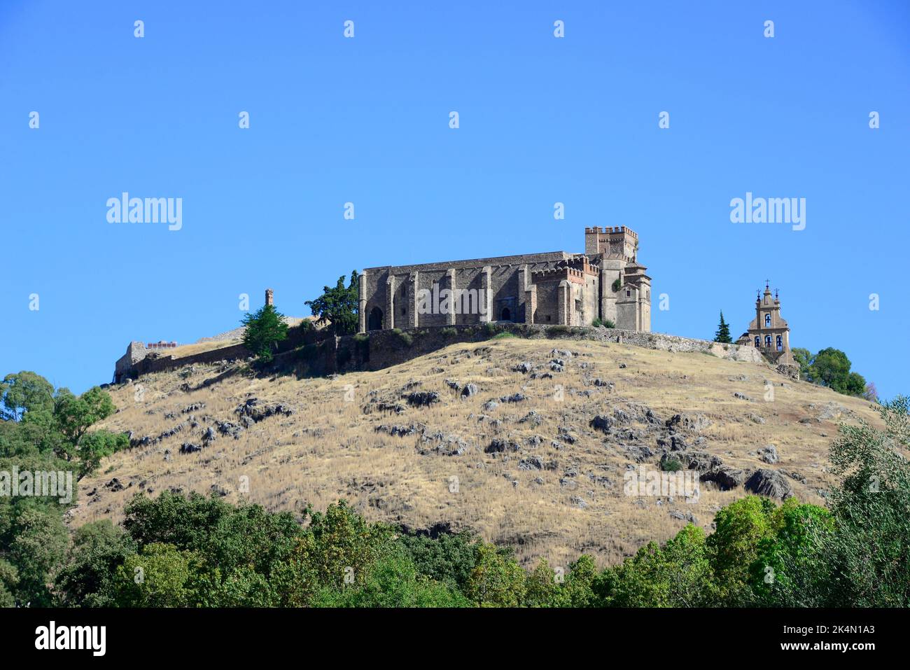 13th century castle hi-res stock photography and images - Alamy