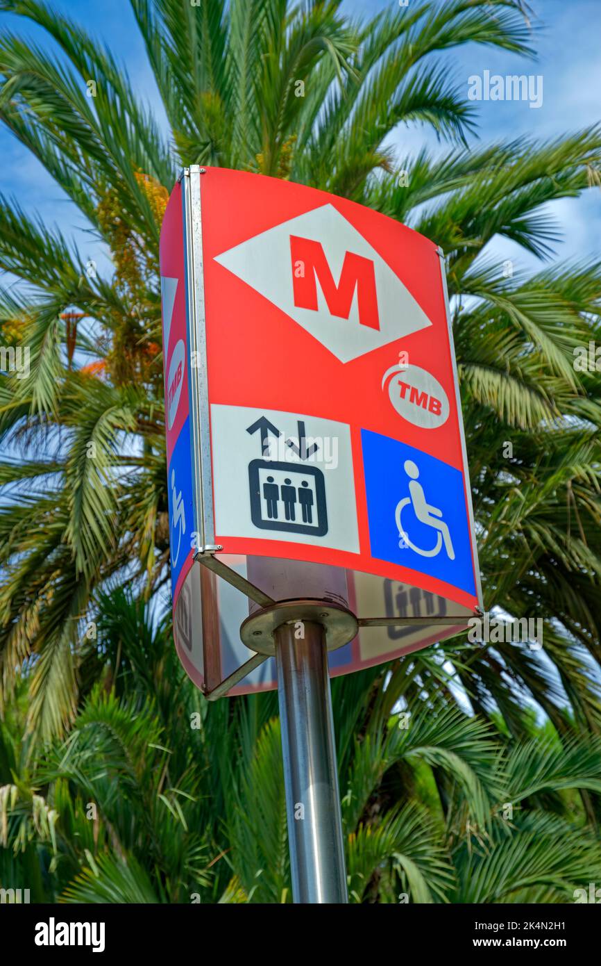 Metro Underground station sign, Barcelona, Spain Stock Photo - Alamy