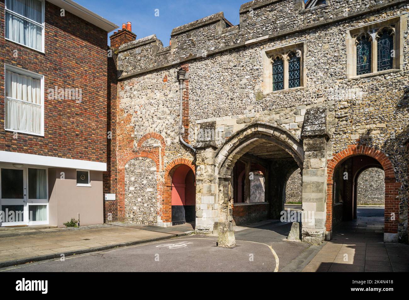 Winchester the kingsgate hi-res stock photography and images - Alamy