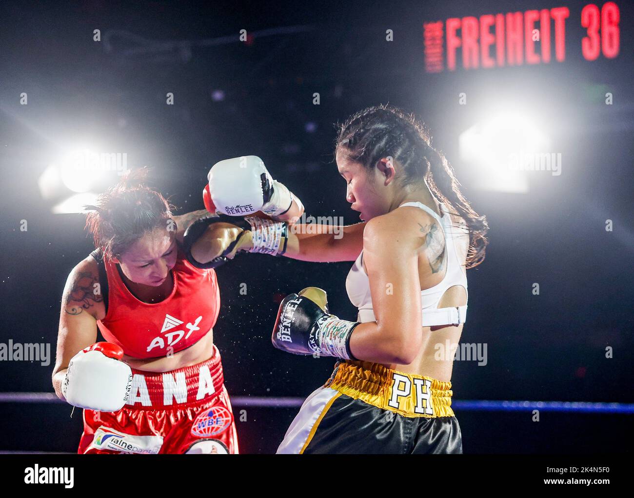 Hamburg, Germany. 03rd Oct, 2022. The 21-year-old Fai Phannarai (r ...