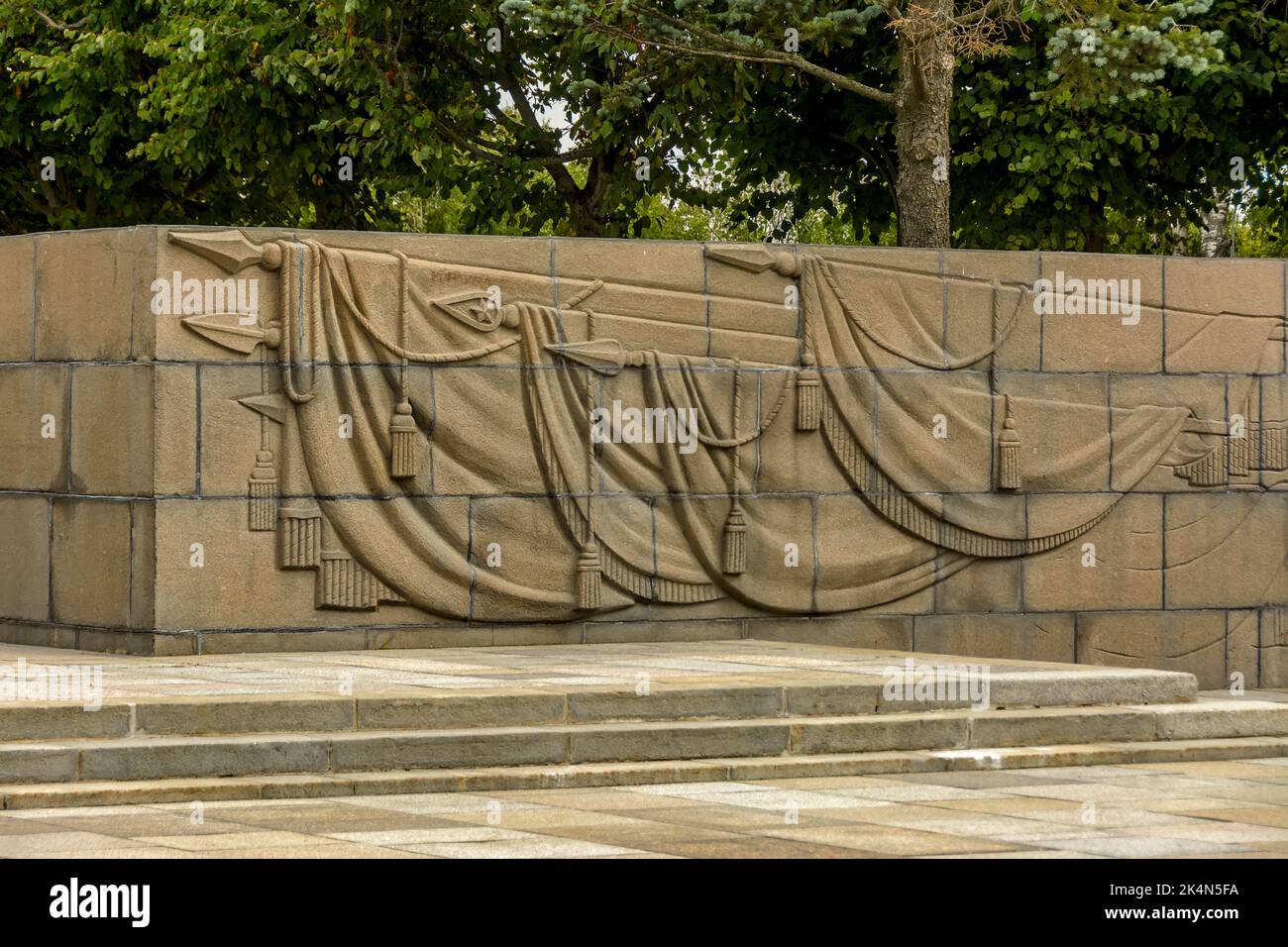 The Piskarevsky Memorial Cemetery is a mournful monument to the victims ...