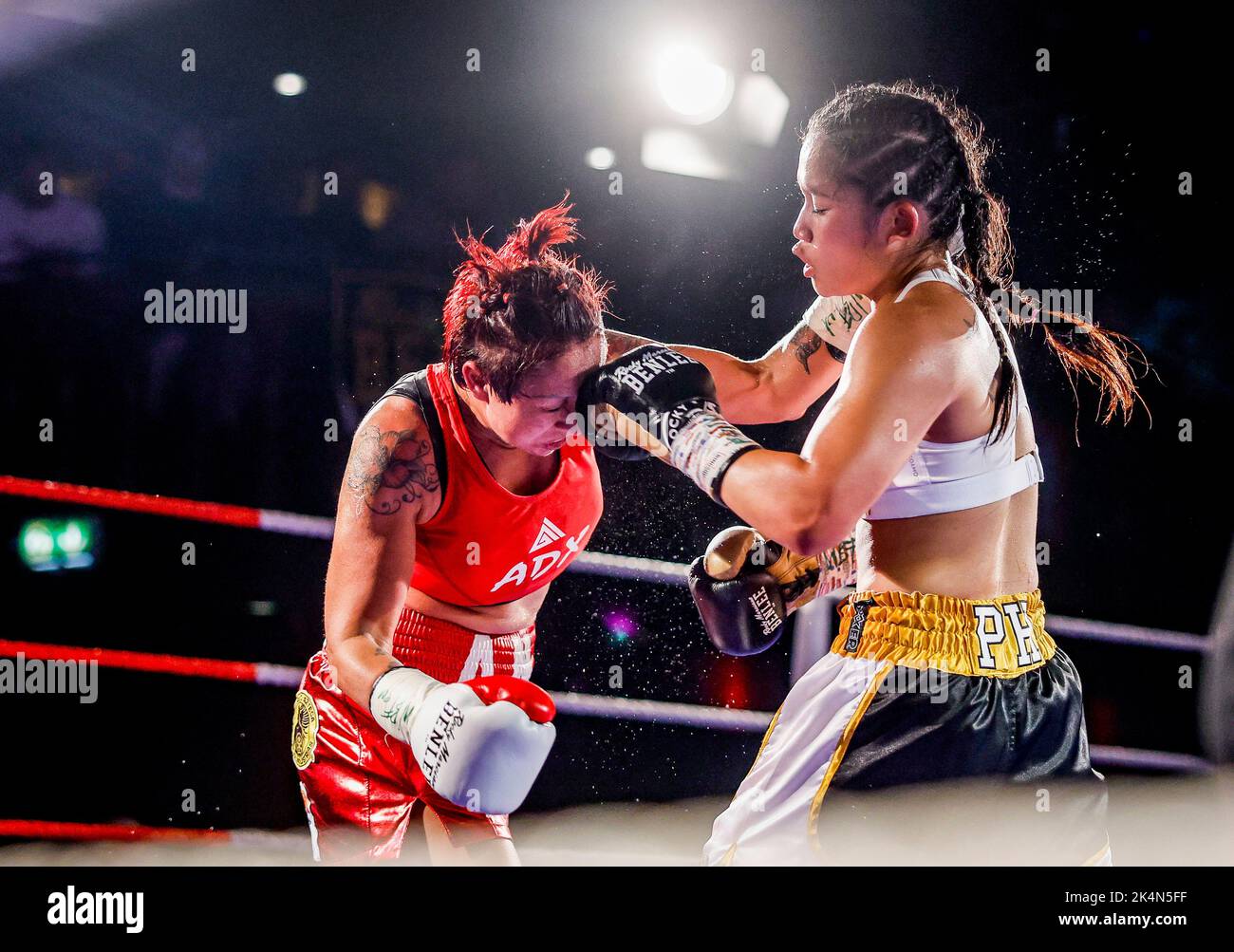 Hamburg, Germany. 03rd Oct, 2022. The 21-year-old Fai Phannarai (r ...