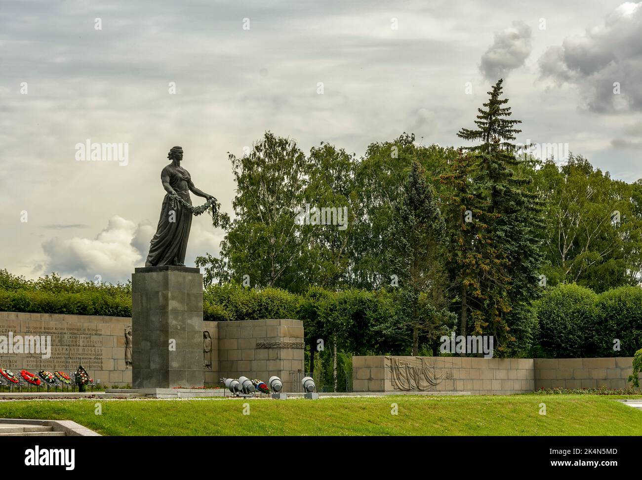 The Piskarevsky Memorial Cemetery is a mournful monument to the victims ...