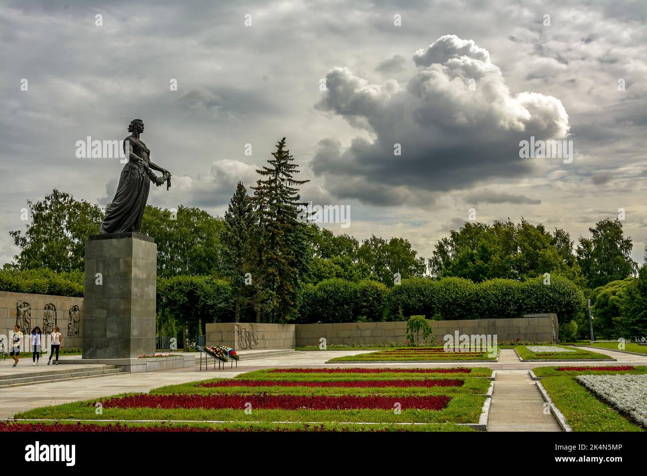 The Piskarevsky Memorial Cemetery is a mournful monument to the victims ...