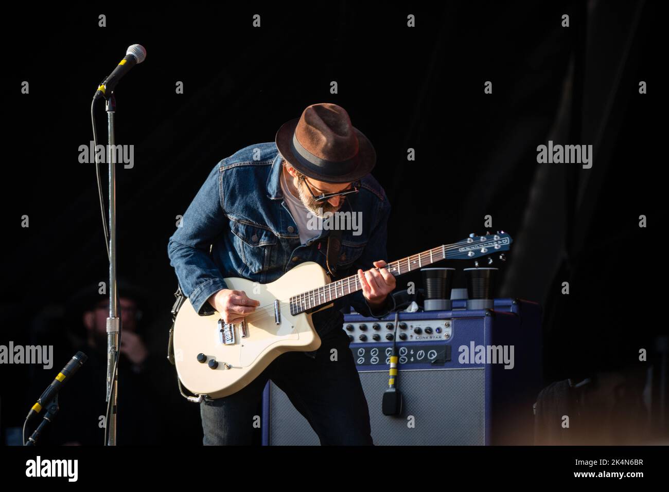 EELS CONCERT 2019: Mark Everett (Mr.E) of Eels play the Mountain Stage ...