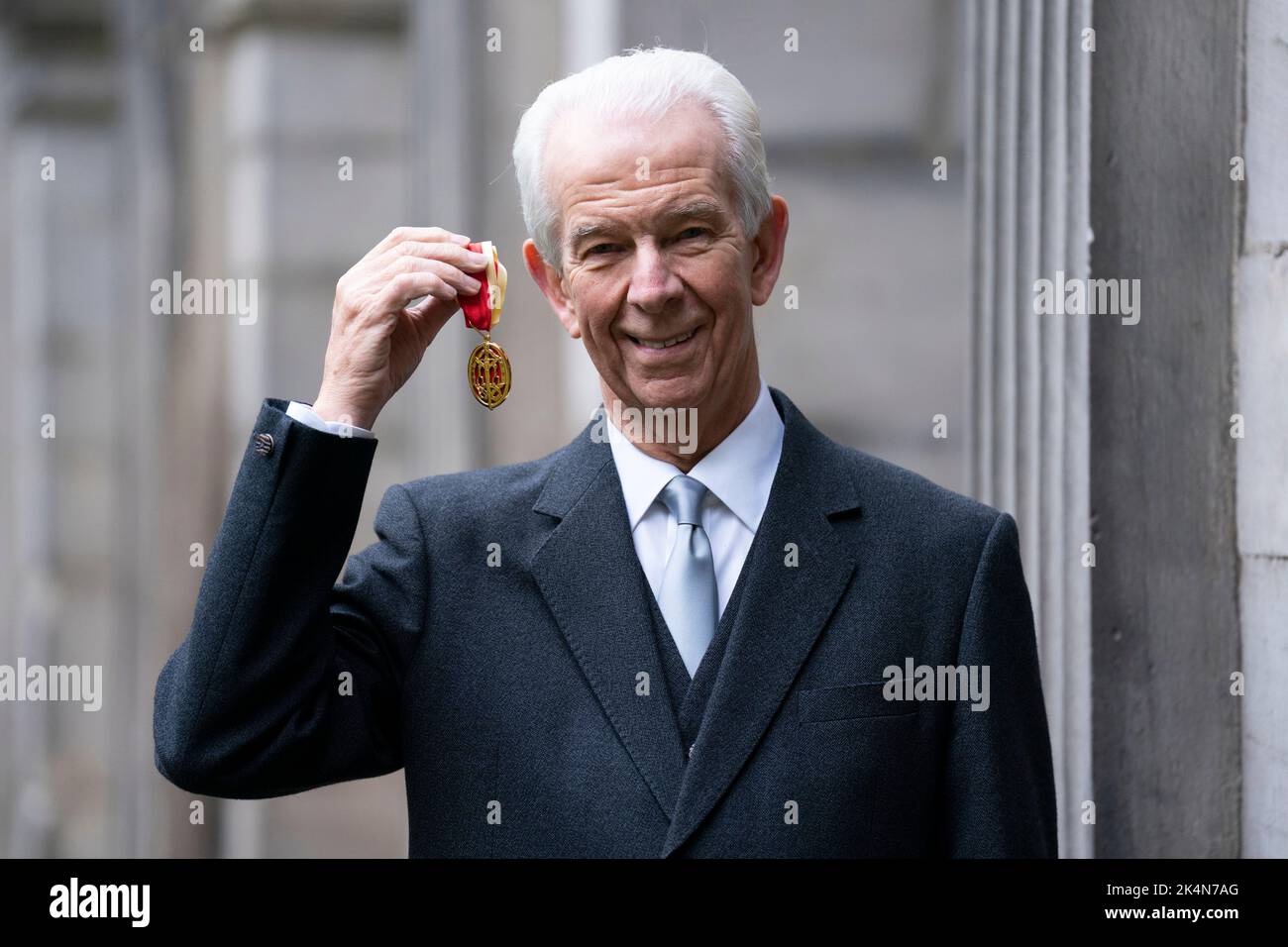 Investitures palace holyroodhouse hi-res stock photography and images ...