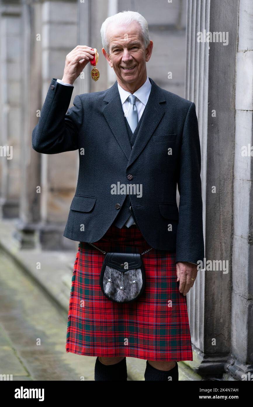 Investitures palace holyroodhouse hi-res stock photography and images ...