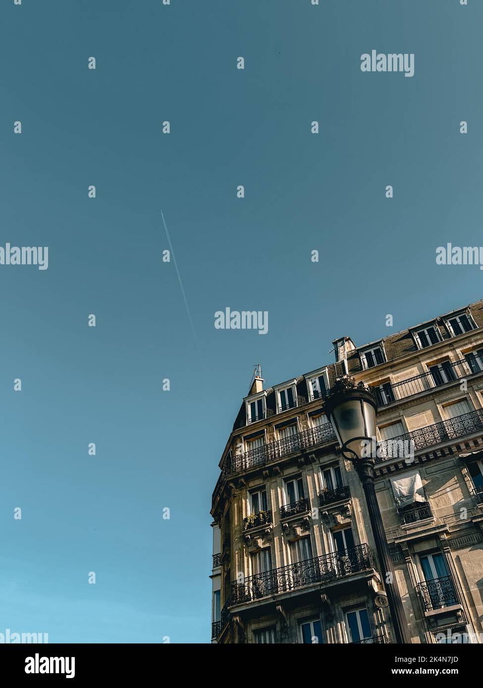 A minimalistic shot of a beautiful building on the background of the ...