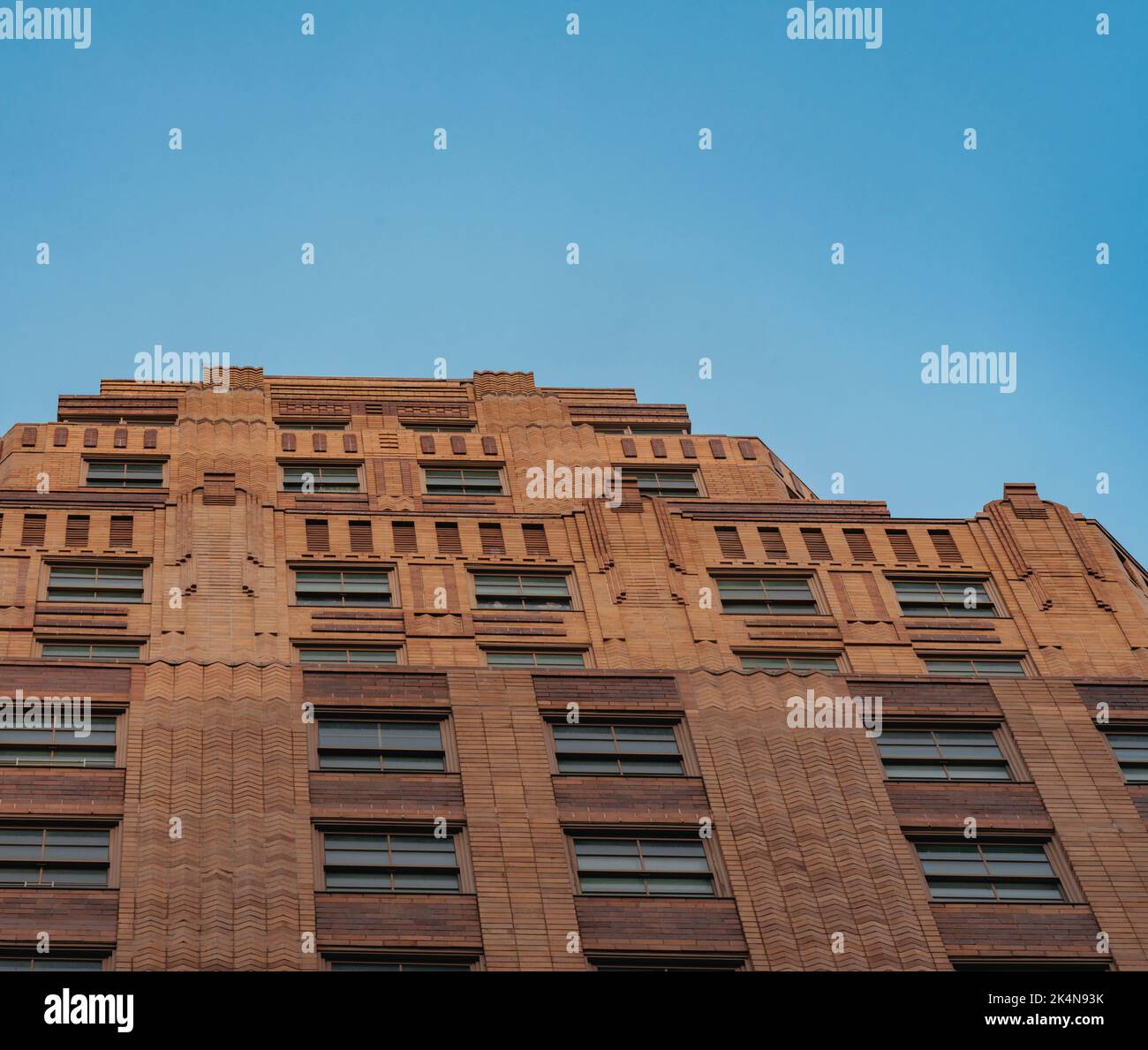red brick building with sky New York City Stock Photo - Alamy