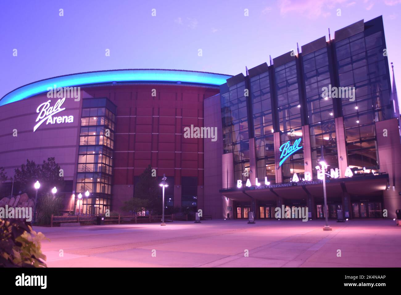 Ball arena hockey hi-res stock photography and images - Alamy