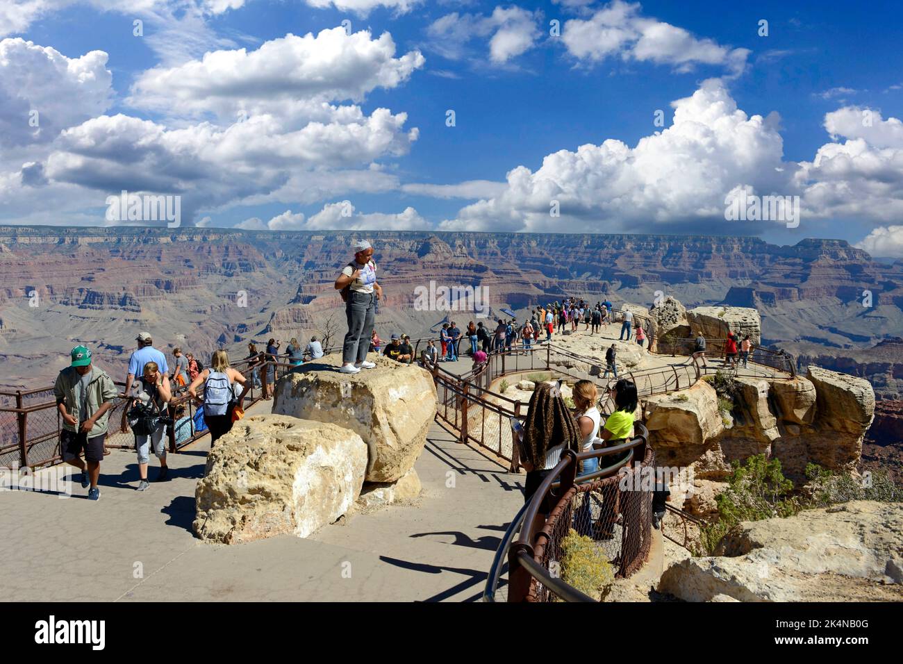 Yavapai Point overlook giving panoramic views along the South rim of ...