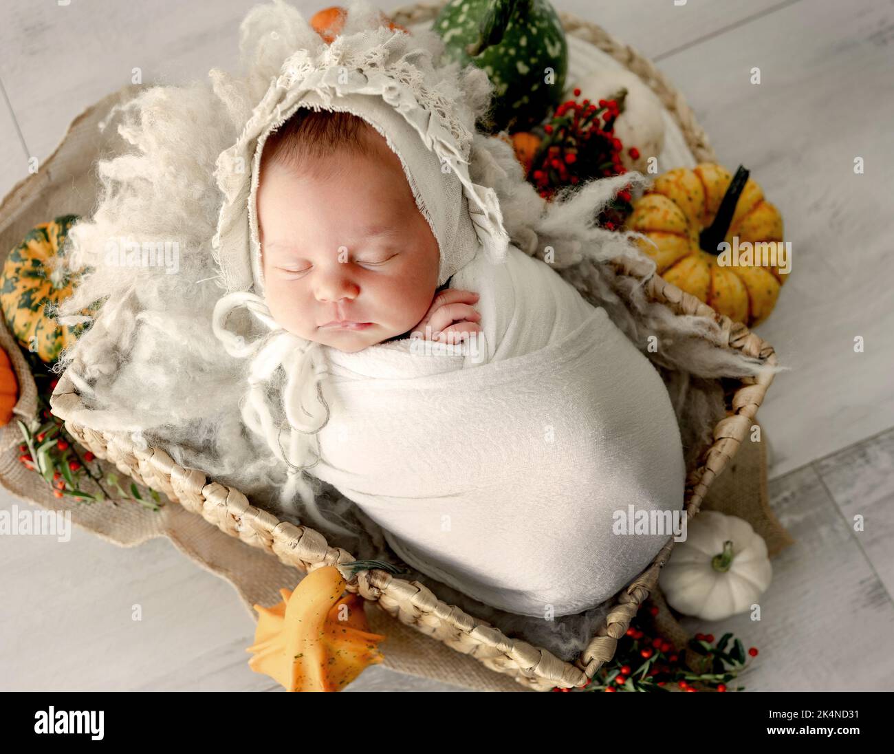 Newborn baby girl Stock Photo - Alamy