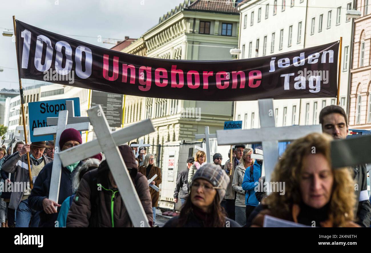 1000 kreuze hi-res stock photography and images - Alamy